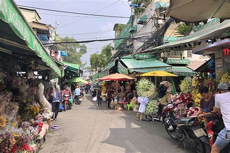 【ホーチミン市・気になる街角あの通りてくてく近辺調査隊】 花とグルメが両方楽しめる ホーティキー（ho Thi Ky）通り ベトナムスケッチ
