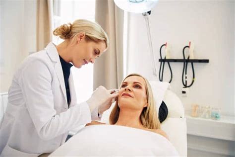 Cosmetic Dermatologist Vs Plastic Surgeon What Are The Differences