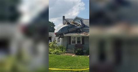 Car Crashes Into Second Floor House In Pennsylvania Trstdly Trusted