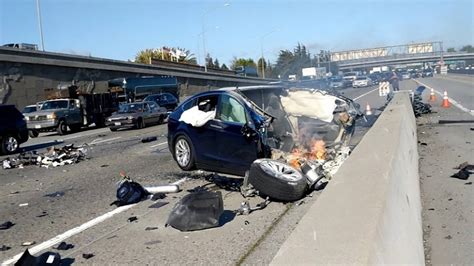 Tesla Settles Wrongful Death Lawsuit Over Fatal 2018 Autopilot Crash