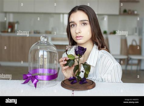 Jeune Fille De Fleur Banque De Photographies Et Dimages à Haute