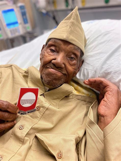 Nations Oldest World War Ii Veteran Lawrence Brooks Dies In His
