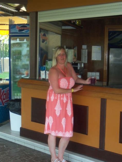 wintercuddles 49 from portsmouth is a local granny