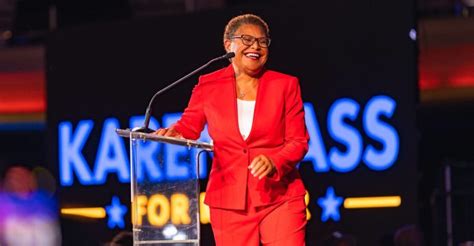Rep Karen Bass Makes History As L A S First Black Woman Mayor