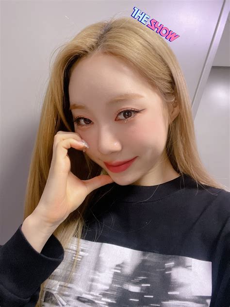 The Show On Twitter [★302회 더쇼초이스 후보③] 요즘 바다가 햇빛에 반사되지 않아도 엄청 반짝반짝 한대요