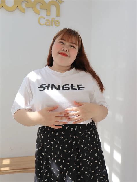 🧸 ไอเดีย “โพสยังไงให้ดูผอม” ฉบับสาวพลัสไซส์ 💕 แกลเลอรีที่โพสต์โดย