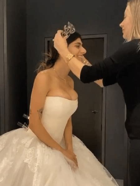 Mia Khalifa Ex Atriz Pornô Aparece Vestida De Noiva E Web Reage