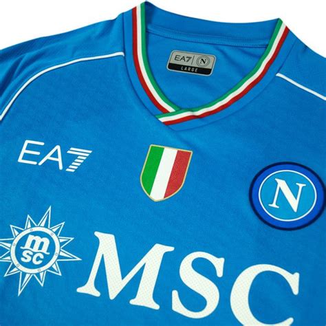Foto Presentate Le Nuove Maglie Del Napoli Campione Ditalia In