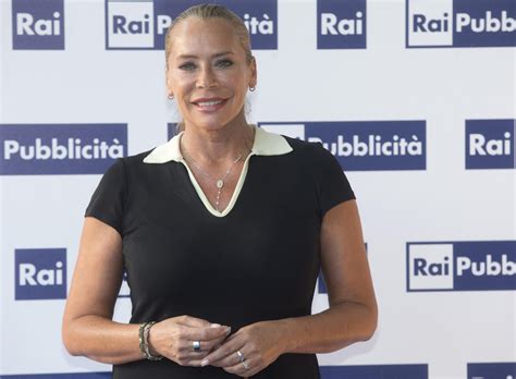Barbara De Rossi Chi è Età Carriera Oggi Compagno Figlia E