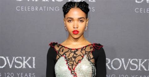 Fka Twigs Poses Completely Naked In A Bathtub E News France
