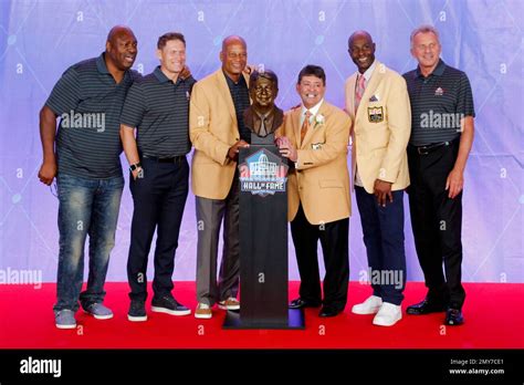 Pro Football Hall Of Fame Class Of 2016 Inductee Former Owner Of The