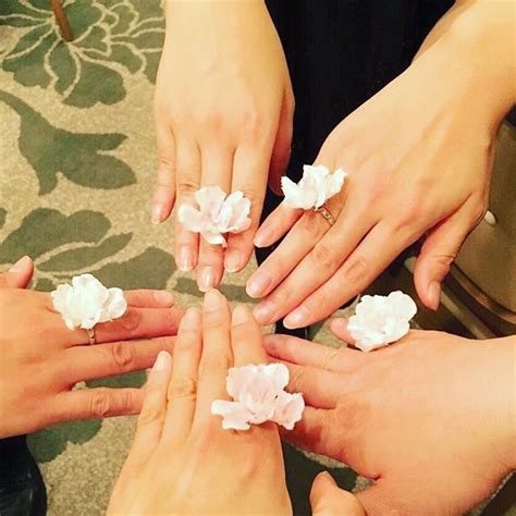 桜をテーマにしたご結婚式では、女性ゲスト全員50個の桜の指輪をご用意しました ️ お揃いを身につけると一体感がでますね ️ 椿山荘
