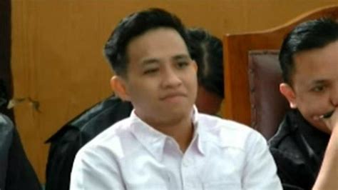 Momen Bharada E Tertawa Saat Dengar Keterangan Bripka Rr Soal Skenario