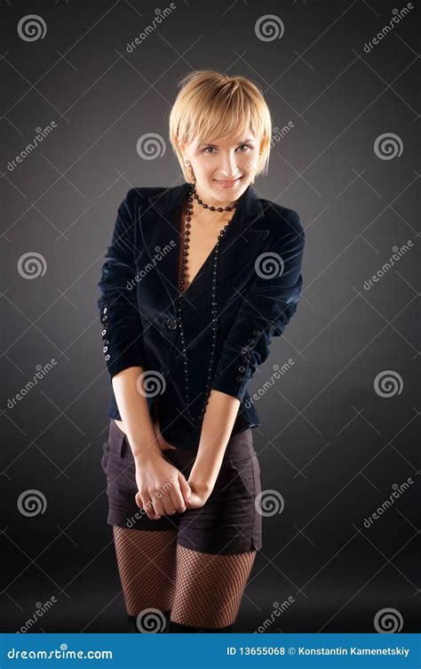 Femme Blond Sexuel Dans La Jupe Courte Photo Stock Image Du