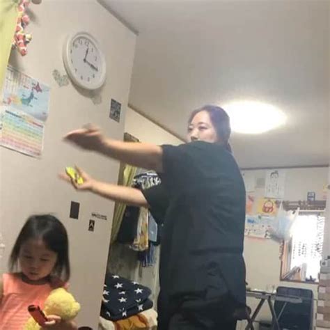 美奈子さんのインスタグラム動画 美奈子instagram 「隠し撮りされてた件。。。笑 ゲームで ダンスのやつがあって 昨日のお昼に
