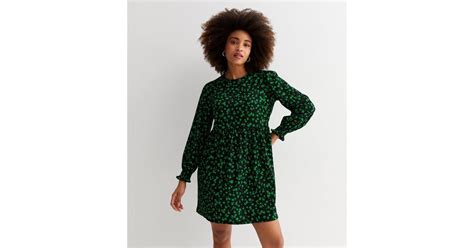 Green Ditsy Floral Crinkle Jersey Long Sleeve Mini Smock Dress New Look