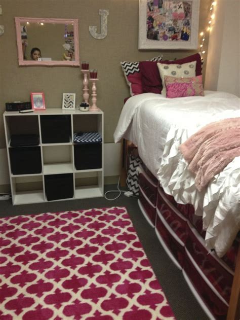 Great Dorm Room Dorm Room Storage Dorm Room Hacks Cool Dorm Rooms