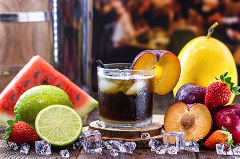 Photo Libre De Droit De Caipirinha Brésilienne Cocktail Brésilien