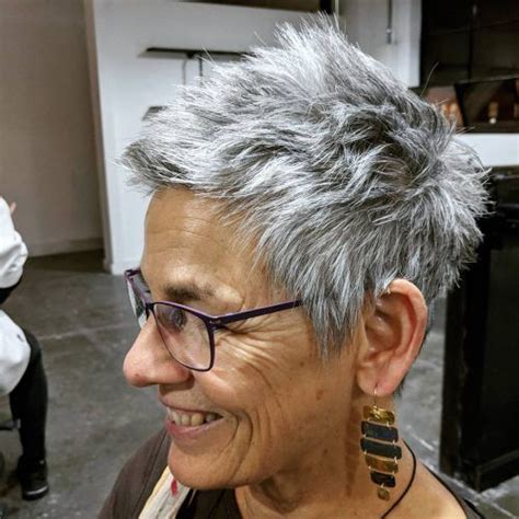 36 Flattering Hairstyle Ideas For Women In Their 50s With Glasses