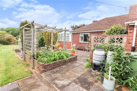 Locks Road Locks Heath Southampton So31 3 Bedroom Detached Bungalow