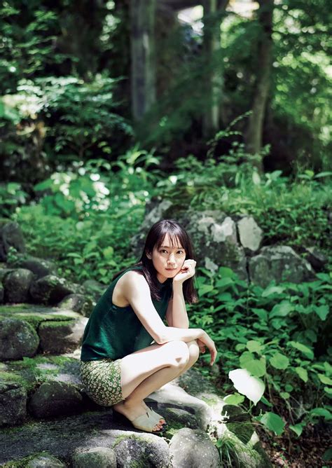 吉岡里帆 グラビア水着画像 50枚① マブい女画像集 女優・モデル・アイドル