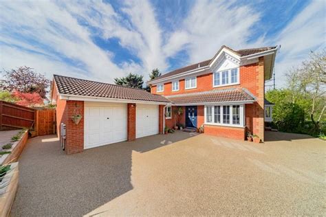 County Lane Warfield Bracknell Rg42 4 Bedroom Detached House For