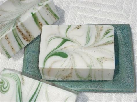 October 2017 Smf Soap Challenge Simple Minimalistic Swirl Soap