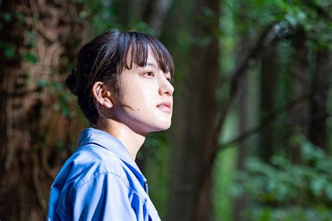『おかえりモネ』第1話は清原果耶の笑顔で幕開け 嵐の海を渡って生まれた百音｜real Sound｜リアルサウンド 映画部