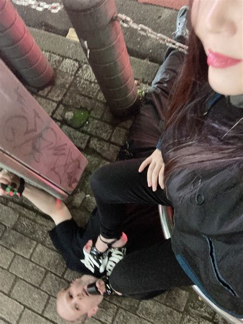 リリー 猟奇的なsカノ妖艶s痴女 On Twitter 己の性癖に正直になるのは幸せな事よね 日本の女の子に踏まれたい、その心のままに