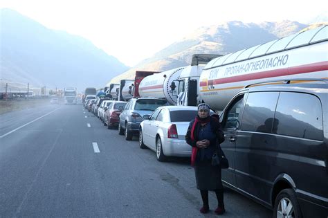 In Photos Russians Fleeing Putins Draft Queue At Georgian Border