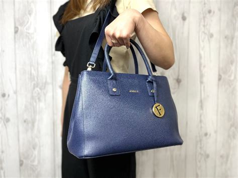 ヤフオク 極美品 新品同様 Furla フルラ トートバッグ シ