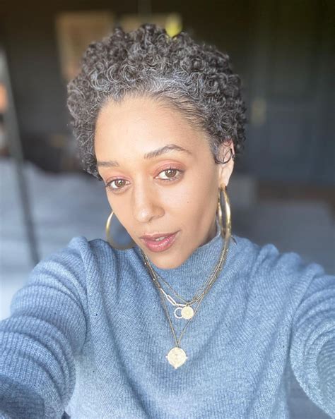 21 Celebrities With Gray Hair Who Are Fully Embracing The Look