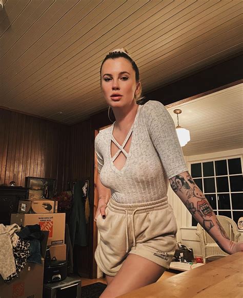 Ireland Baldwin Braless Show Off Her Big Tits 8 Photos The Fappening