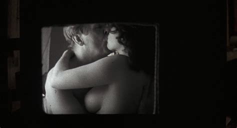 Jennifer Connelly Nue Dans Mulholland Falls