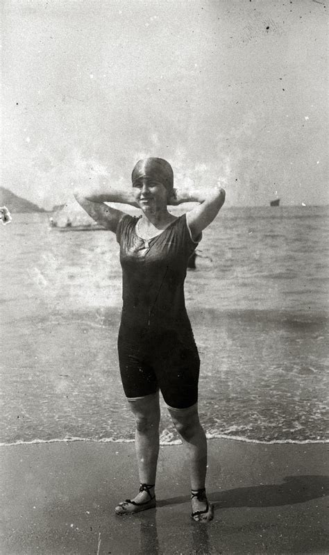 36 Interesting Vintage Photos Of Women In Bathing Suits In The 1910s