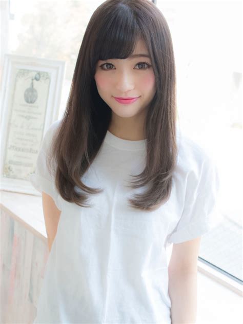 清楚なロングスタイルで美人見せ！大人っぽさand女性らしさ全開のヘアスタイルまとめ｜ホットペッパービューティーマガジン