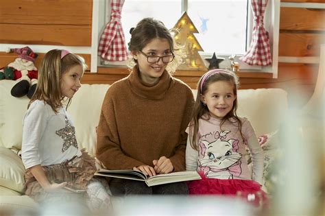 Film Vánoční Příběh Je Plný Hvězdného Obsazení A Zahřeje Vás Smíchy U