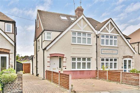 Rydal Gardens Whitton Hounslow Tw3 4 Bed Semi Detached House For