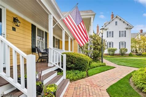 52 Murray Hill Sq New Providence Nj 07974 See Est Value Schools
