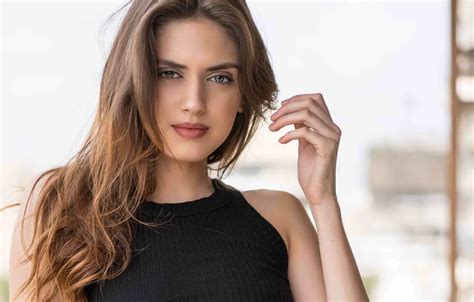 Обои Girl Hot Sexy Eyes Smile Beautiful Figure Model Pretty