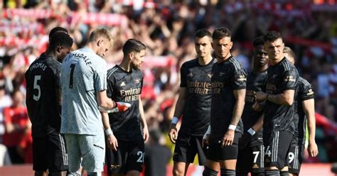 رسميًا مانشستر سيتي بطلًا للدوري الإنجليزي بعد خسارة أرسنال من