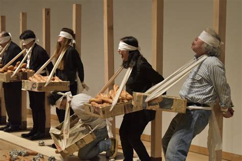 パン人間はなぜ「処刑」されたのか？ 折元立身が見せた「思いやりと暴力」を紐解く｜画像ギャラリー 6 6｜美術手帖
