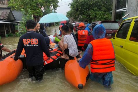Tim Gabungan Evakuasi Warga Terdampak Banjir Di 16 Titik Di Makassar