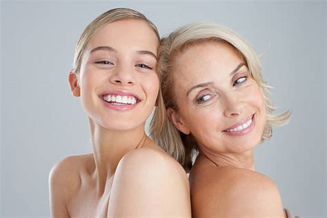 Picutres Mother Daughter Mother And Daughter In Pool Stock Image