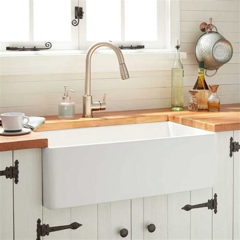 Farmhouse Kitchen Sinks A Quartz Sink