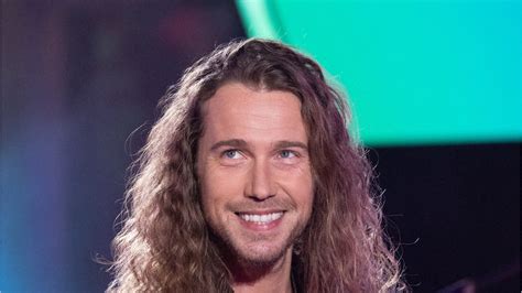 Gala Video Julien Doré Papa Ce Cliché Adorable Avec Son Fils Qui