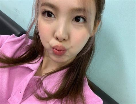 Nayeon Twice Jyp Ent Photo 44064763 Fanpop