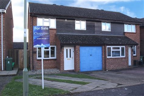 3 Bedroom Property For Sale In Woodrush Crescent Locks Heath
