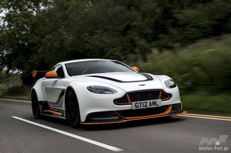 新型アストンマーティン「db12 ヴォランテ」、英国ブレナム宮殿で開催されるイベントにて壮大に公開！1920年代からの歴史的名車たちもブランド