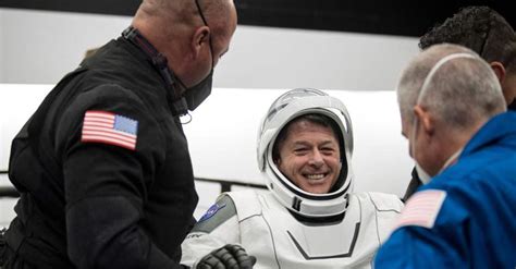 Spacex Capsule With 4 Astronauts Lands In Florida After 200 Days In